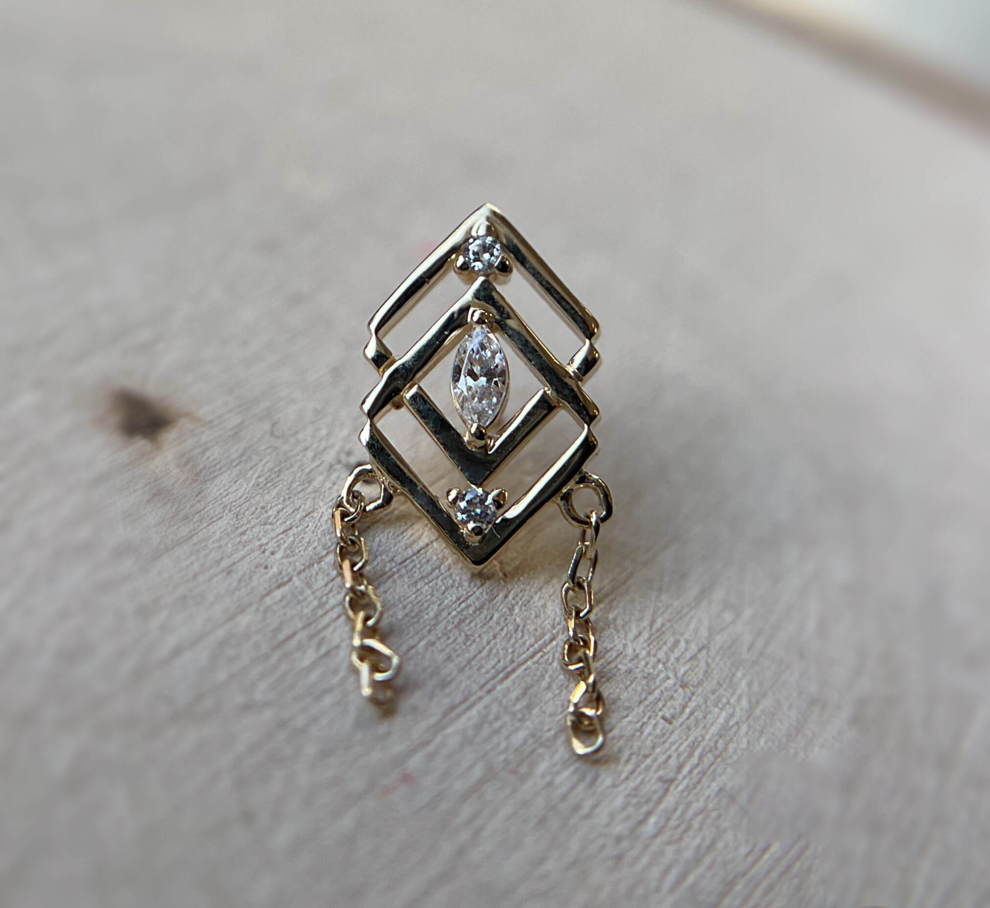 Iris by Junipurr | Diamond Heart Studios